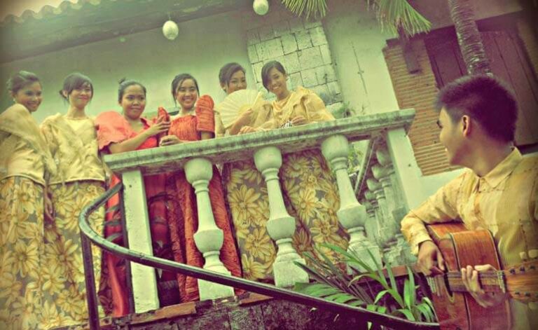 The Harana: A Dying Tradition of Filipino Courtship Serenades - Pinas ...